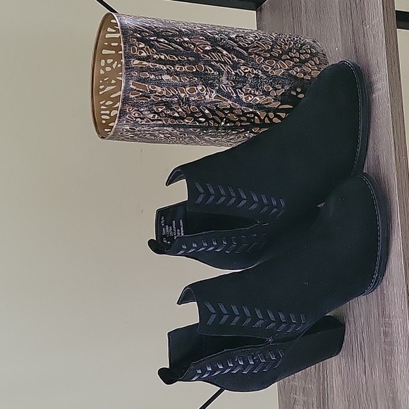 Dominique Nicole | Shoes | Dominique Nicole Black Boots | Poshmark